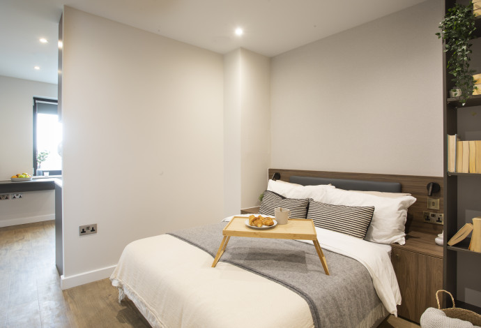 Roomy 1 - Exclusive Croydon Studio Apartments | Enclave