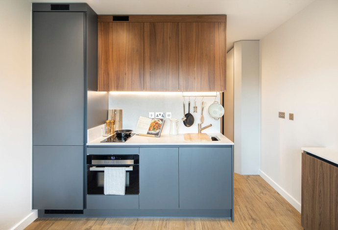 Roomy 1 - Exclusive Croydon Studio Apartments | Enclave