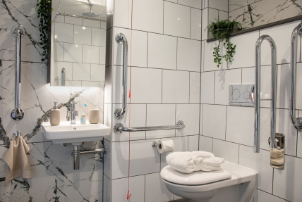 Large Studio Flats, Croydon - Roomy